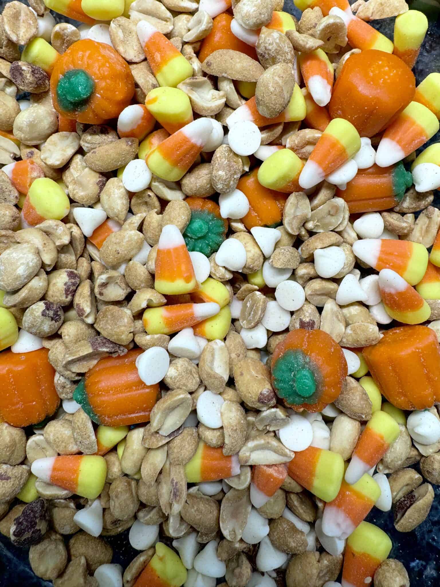 3 Ingredient Sweet & Salty Candy Corn Snack Mix